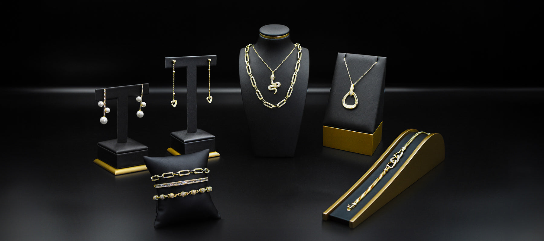 Experience the beauty of our handcrafted jewelry collection | Joya & Co ...